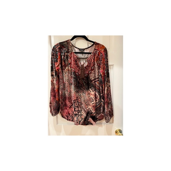 Tolani | Tops | Tolani Top | Poshmark